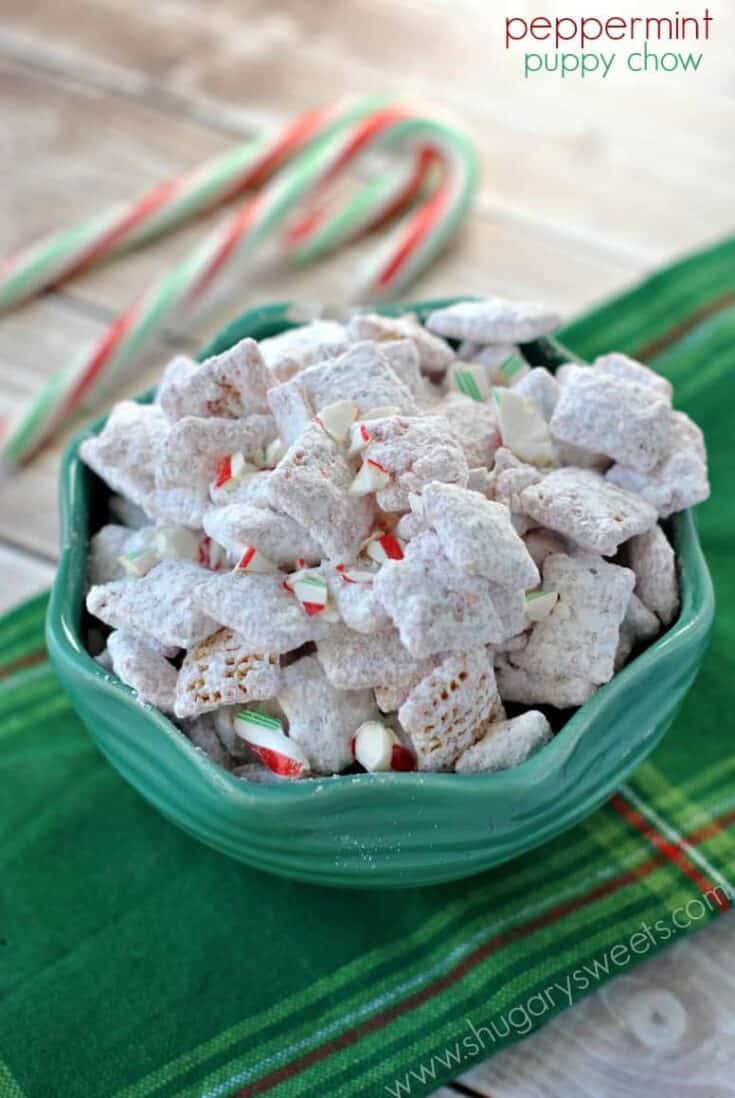 Peppermint Puppy Chow Recipe {Muddy Buddies}
