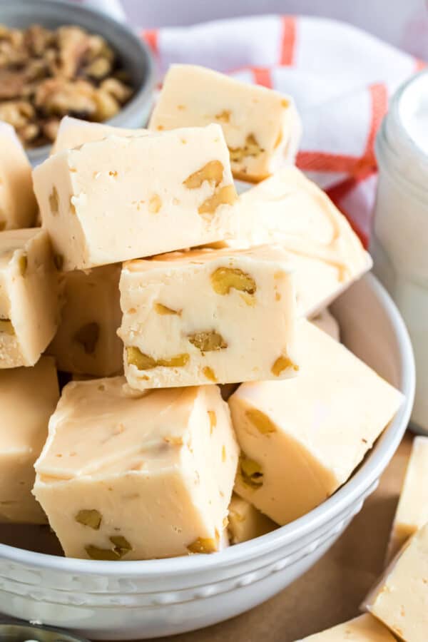 Maple Walnut Fudge Recipe - Shugary Sweets