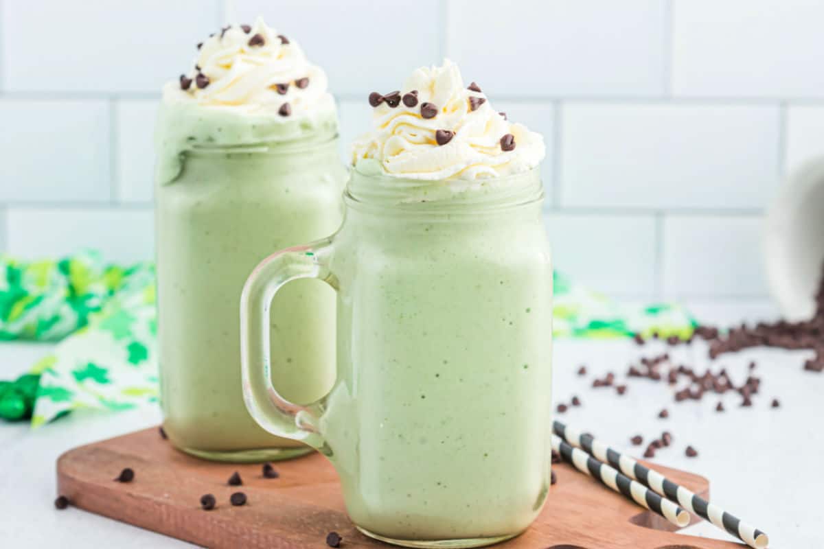 Skinny Shamrock Shake Recipe - Shugary Sweets