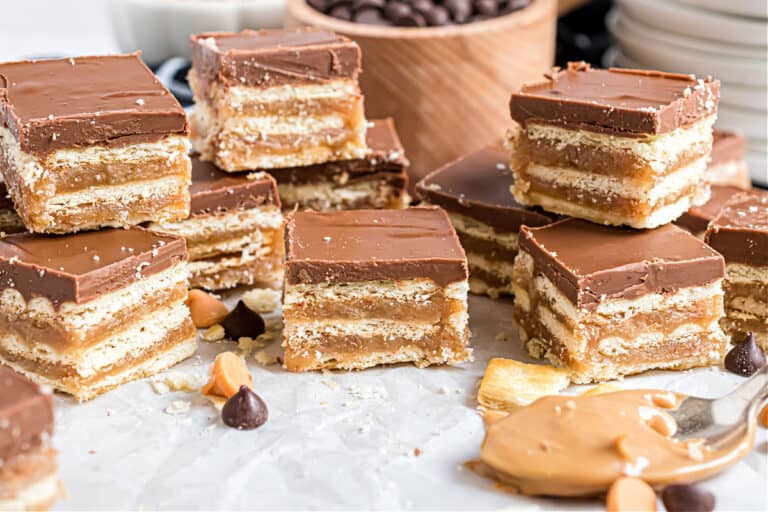 Caramel Club Cracker Bars Recipe - Shugary Sweets