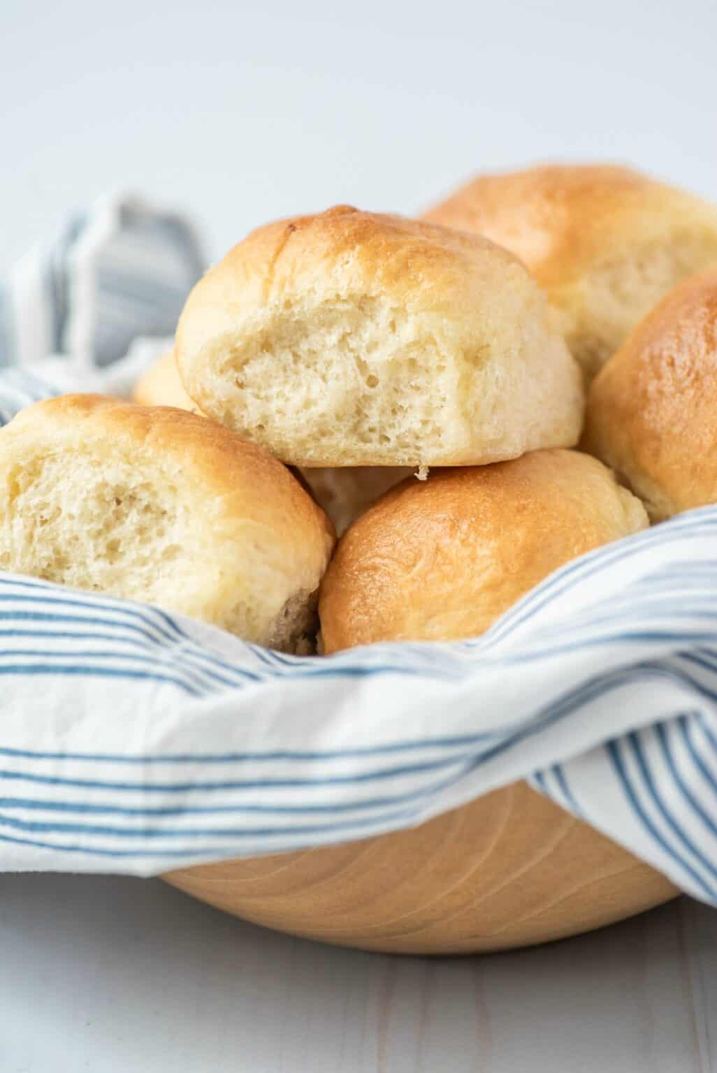 Homemade Dinner Rolls Recipe - Shugary Sweets