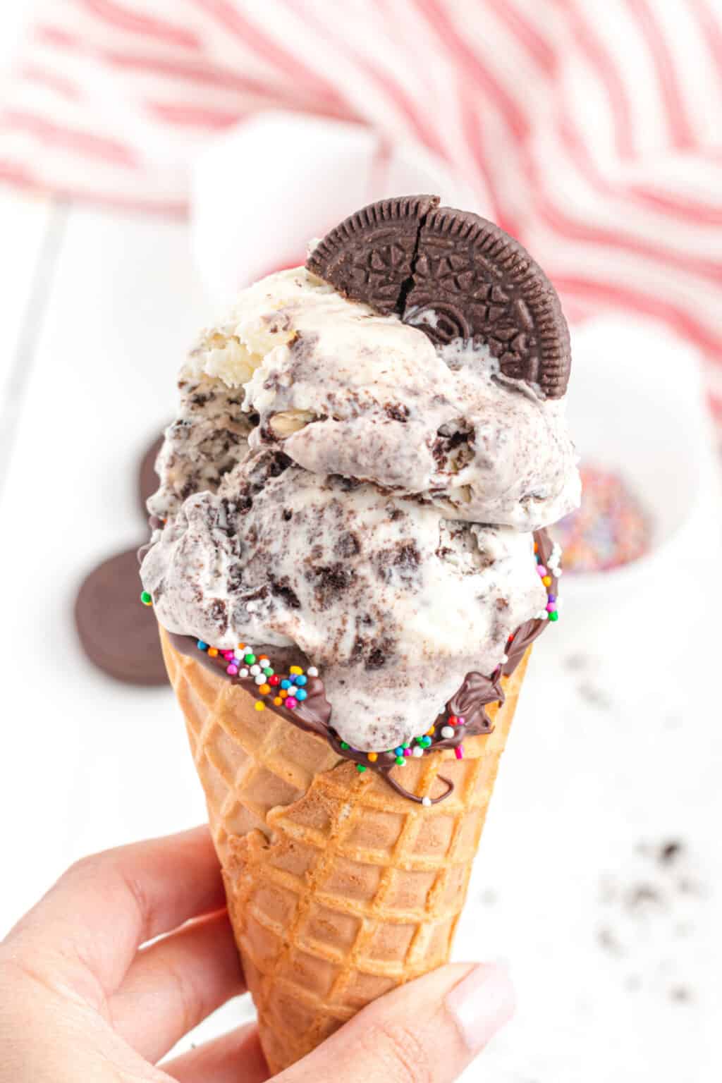 Cookies and Cream Ice Cream Recipe - Shugary Sweets