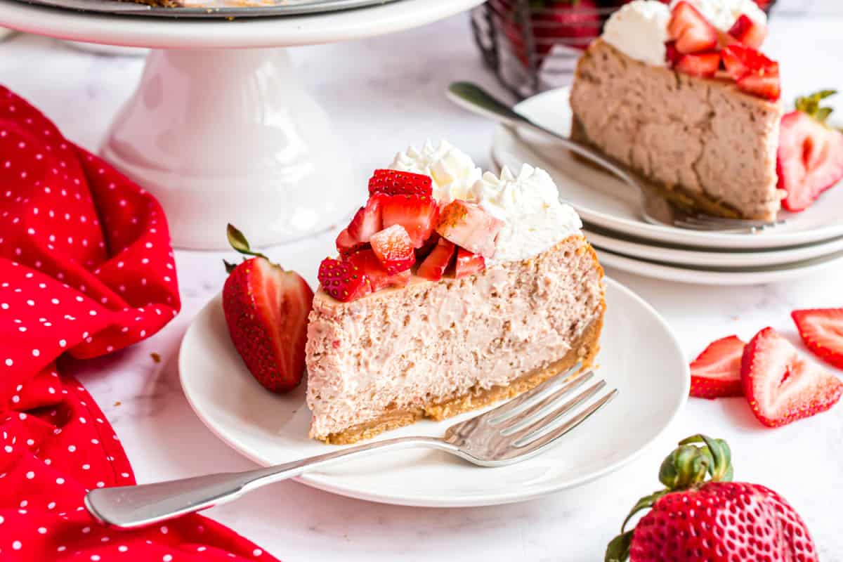 The Best Strawberry Cheesecake