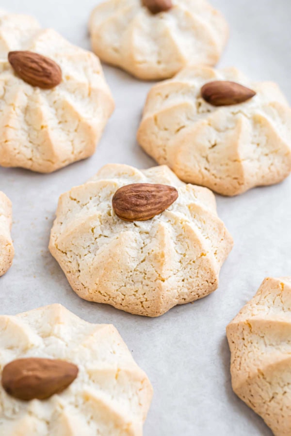 Italian Amaretti Cookies Recipe
